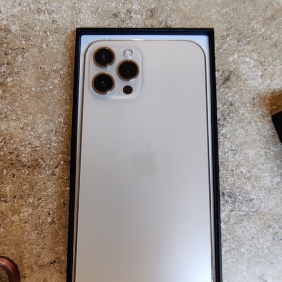 Apple | Cell Phones & Accessories | Apple Iphone 2 Pro Max Bundle ...